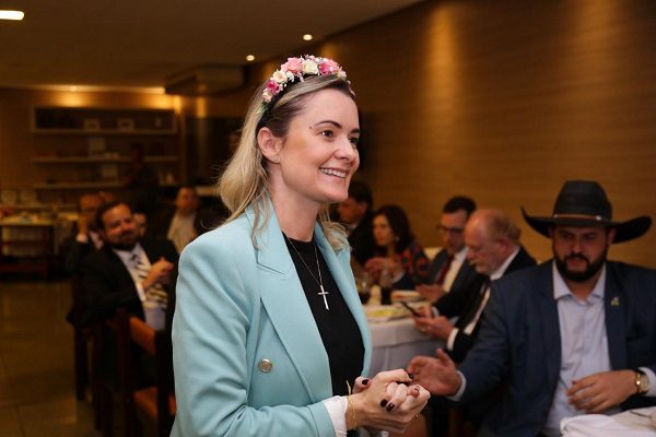 Defesa armada da vida e da família: Conheça Júlia Zanatta, uma das ... Defesa armada da vida e da família: Conheça Júlia Zanatta, uma das ...